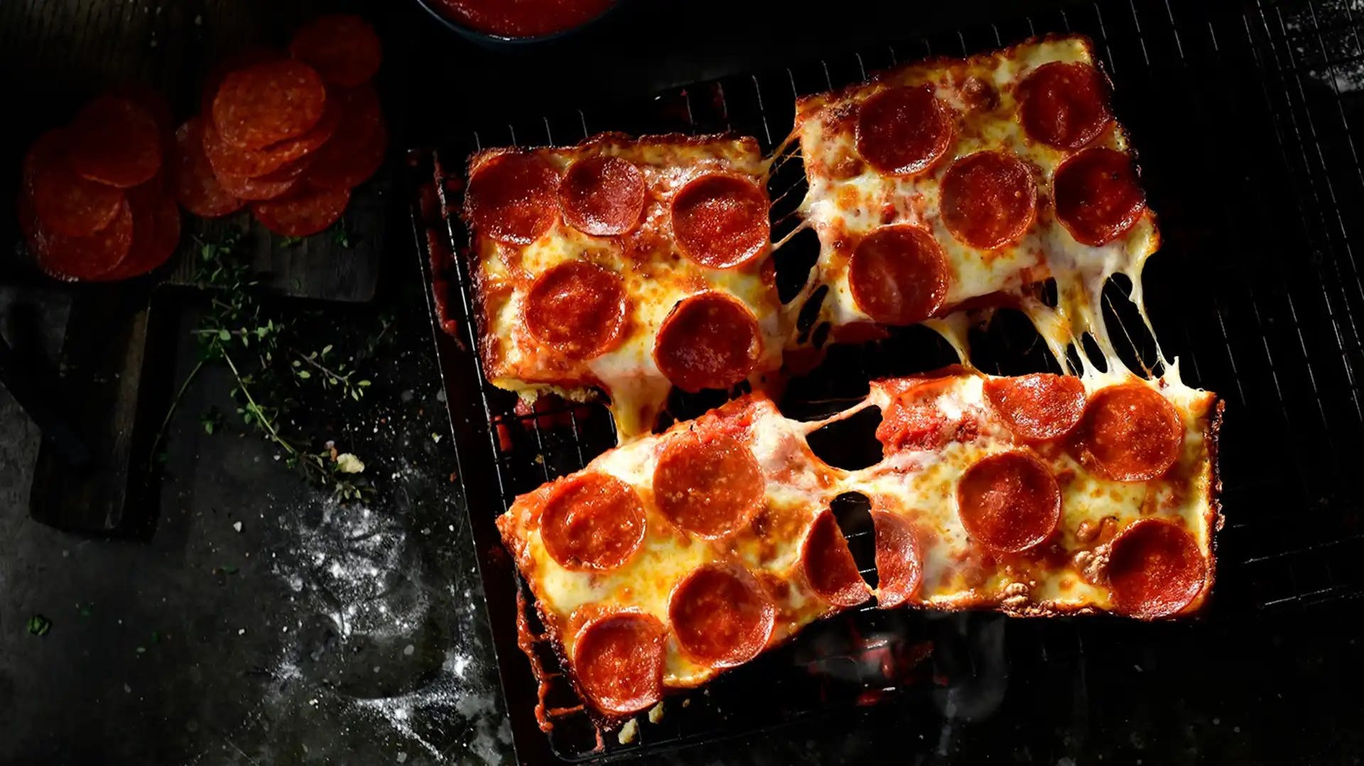 Jet's Pizza Menu: Pizza Delivery Lakeland, FL - Order | Slice